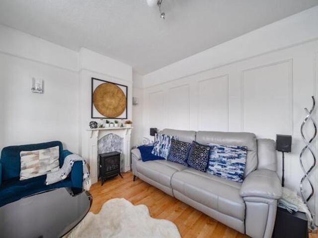House 2 Bedroom For Sale Addlestone Surrey 425000 ELS100224262