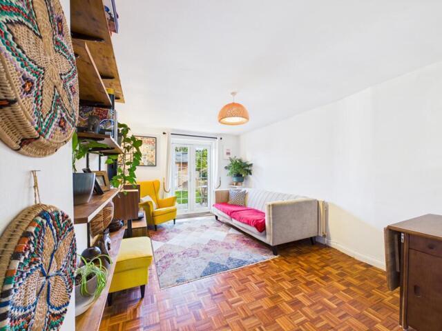 House 2 Bedroom For Sale Alton Hampshire 340000 ES100541199