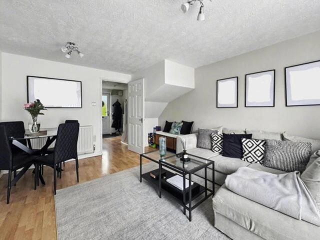 House 2 Bedroom For Sale Armitage Armitage 220000 ES100578741
