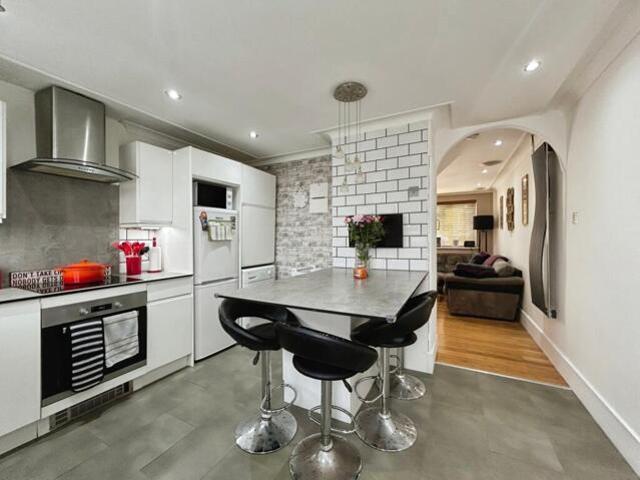 House 2 Bedroom For Sale Bracknell Berkshire 350000 ES100263357