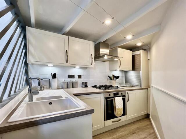 House 2 Bedroom For Sale Brixham Devon 250000 ES99237355