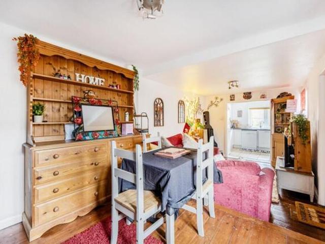 House 2 Bedroom For Sale Epsom Surrey 475000 ES100541091