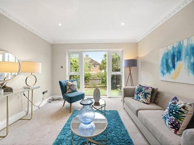 House 2 Bedroom For Sale Esher Surrey 500000 ES93217499