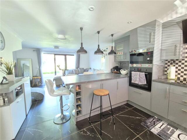 House 2 Bedroom For Sale Londres Greater London 325000 ELS99773486