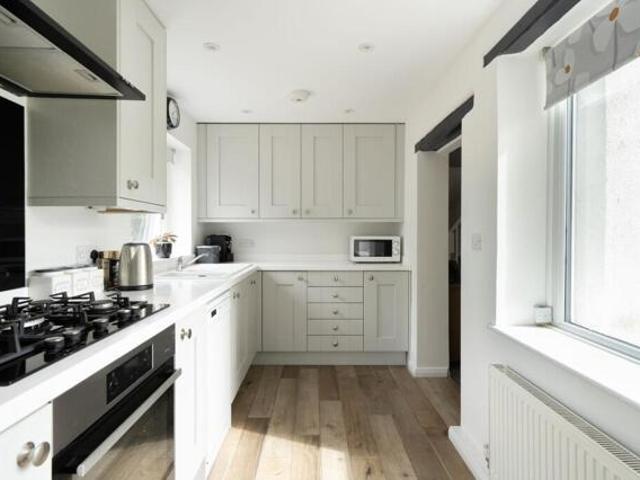 House 2 Bedroom For Sale Leatherhead Surrey 499500 ES101676234