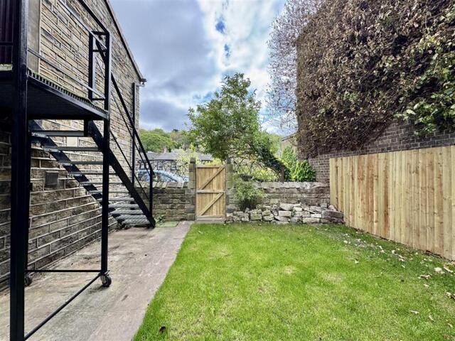 House 2 Bedroom For Sale North Yorkshire Kirklees 220000 ES101856159