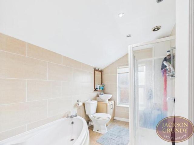 House 2 Bedroom For Sale Northampton Northamptonshire 190000 ES101678739