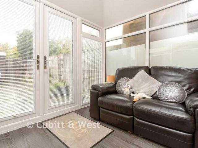 House 2 Bedroom For Sale Smallfield Surrey 365000 ES99735865