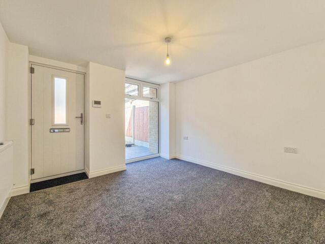 House 2 Bedroom For Sale Southend On Sea Essex 285000 ES100456517