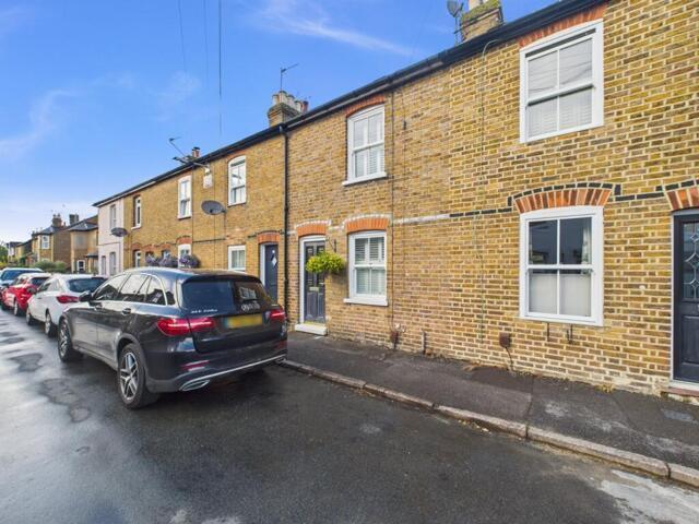House 2 Bedroom For Sale Slough Windsor And Maidenhead 438000 ES101675001