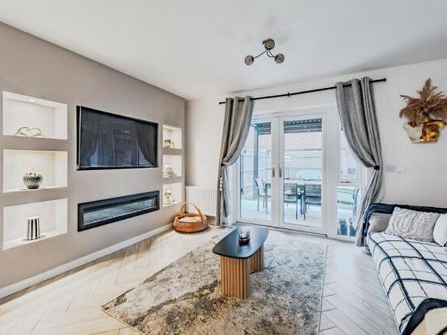House 2 Bedroom For Sale Surrey Great London 400000 ELS98903665