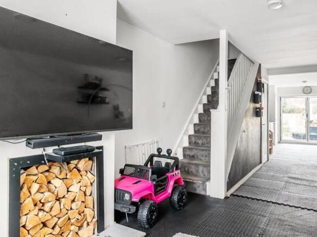 House 2 Bedroom For Sale Surrey Great London 425000 ES100987787