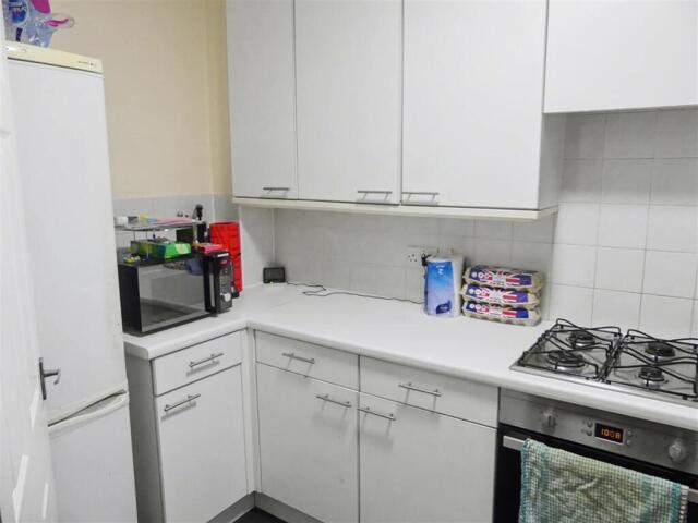 House 2 Bedroom For Sale Surrey Great London 345000 ELS99290213