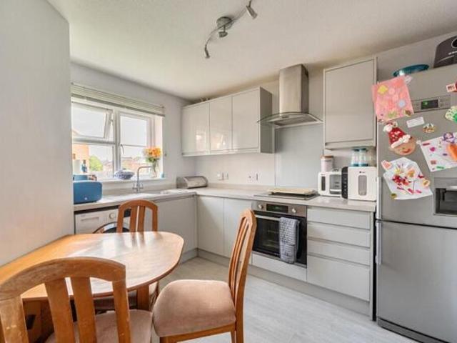 House 2 Bedroom For Sale Surrey Surrey 228000 ES101892432