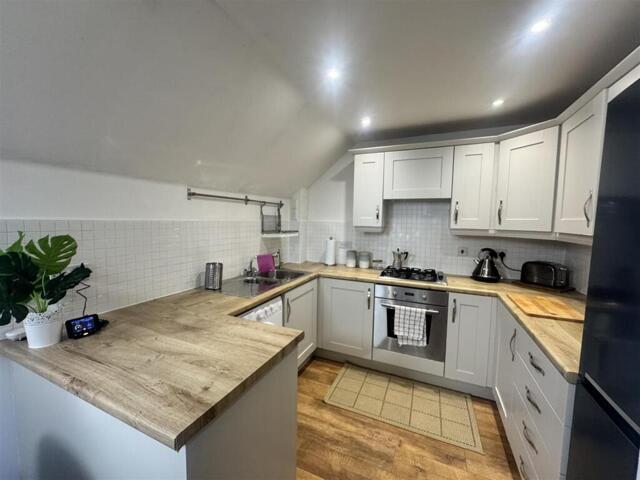 House 2 Bedroom For Sale Pontprennau Pontprennau 270000 ES98262873