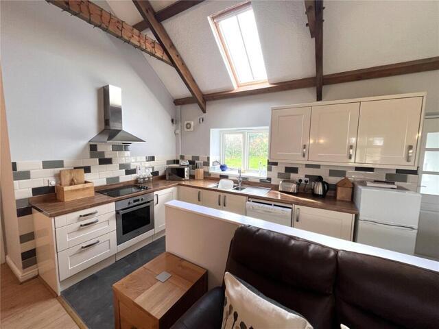 House 2 Bedroom For Sale Pembroke Pembrokeshire 240000 ES100024185