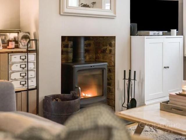 House 2 Bedroom For Sale Wargrave Wokingham 475000 ES101678010