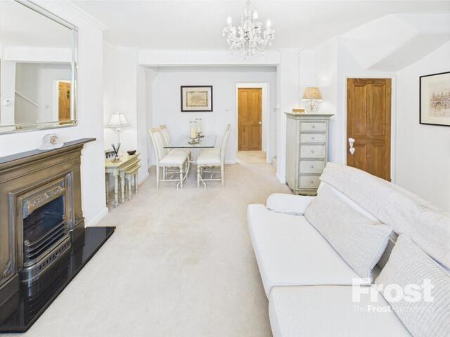 House 2 Bedroom For Sale Windsor Windsor And Maidenhead 540000 ES98800988