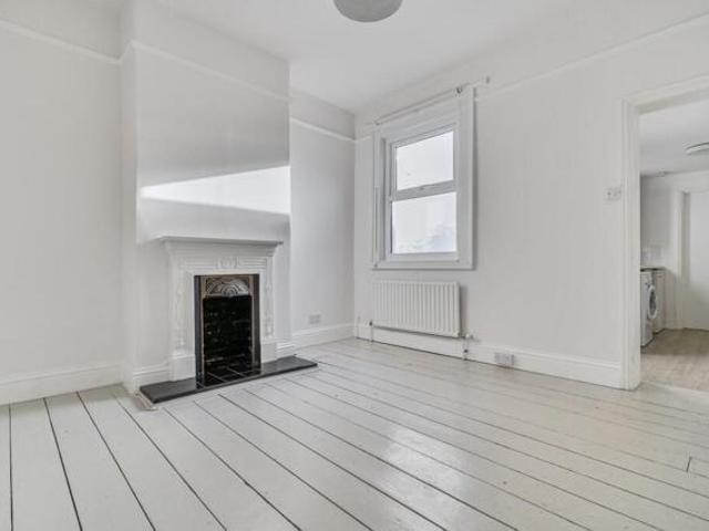 House 2 Bedroom For Sale Windsor Windsor And Maidenhead 560000 ES99952023