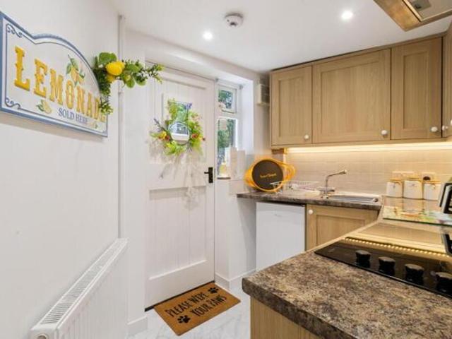 House 2 Bedroom For Sale Upton Upon Severn Worcestershire 200000 ES98119439