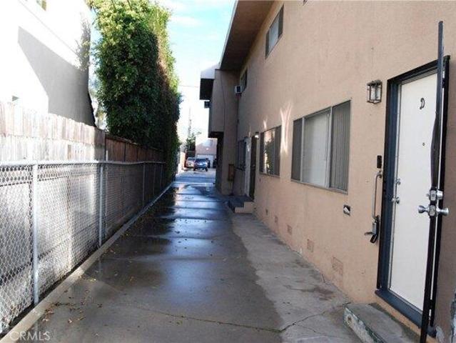 house 2 bedroom, Hawthorne CA 90250 DS88177365