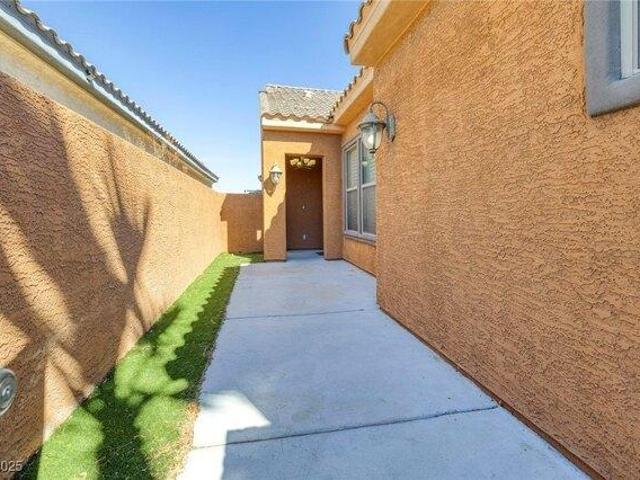 house 2 bedroom, Henderson NV 89011 DLS89567666