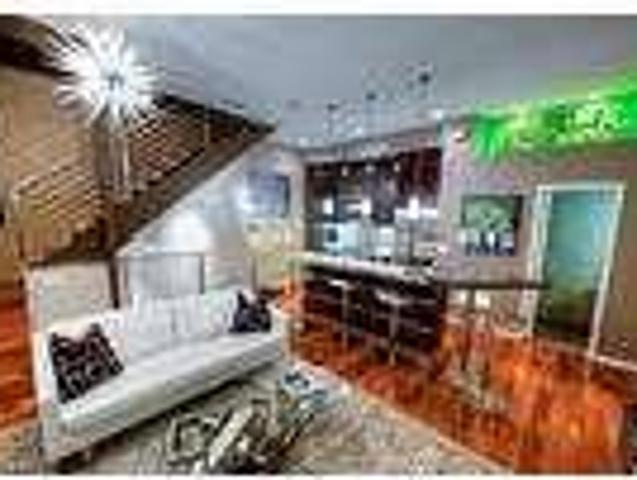 House, 2 Bedrooms + garage, 2.5 Baths Downtown, San Diego