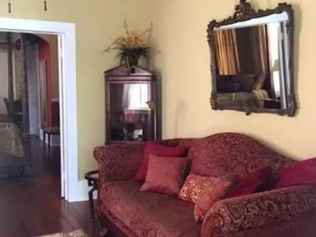 House 2 bedrooms in Mid City