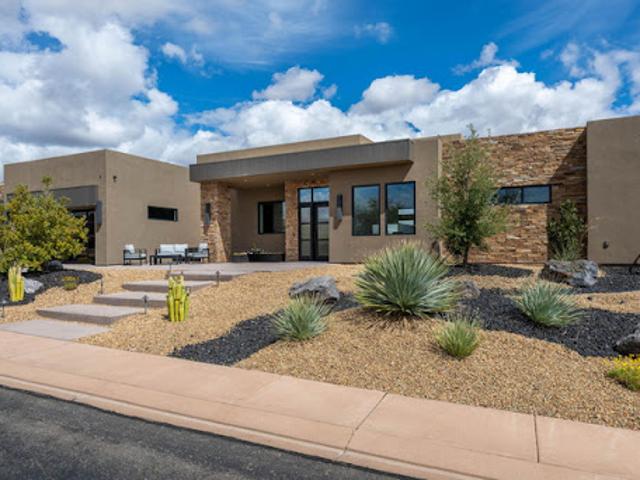 House with pool and garden
