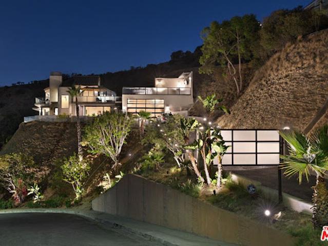 Contemporary house with terrace