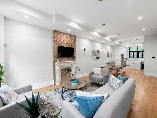 house 3 bedroom, Brooklyn NY 11233 DS88325784