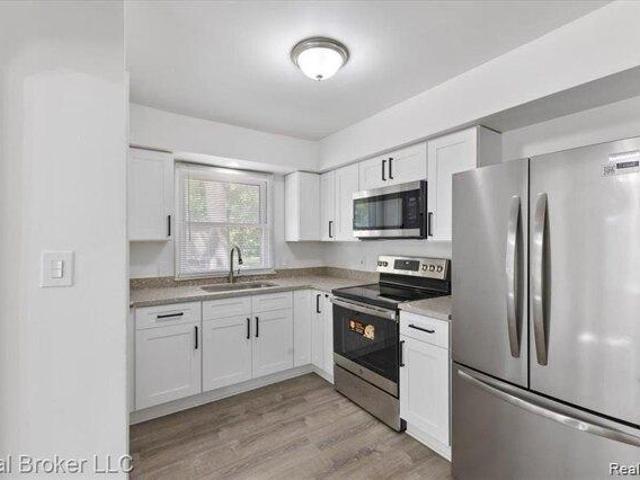 house 3 bedroom, Detroit MI 48235 DLS89330113