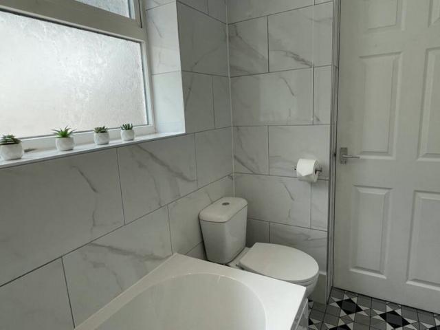 House 3 Bedroom For Rent Cannock Cannock 3300 ES69535794