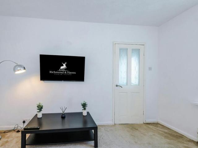 House 3 Bedroom For Rent Bradford Bradford 3500 ELS90533066