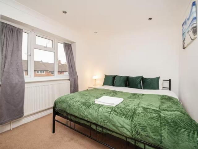 House 3 Bedroom For Rent London London 4639 ES100319834