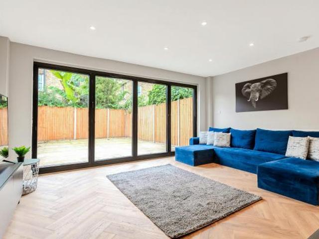 House 3 Bedroom For Rent London London 6500 ELS84300408