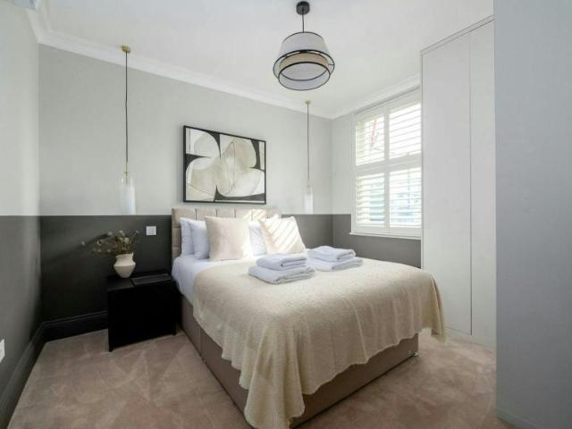 House 3 Bedroom For Rent London London 9719 ELS102716971