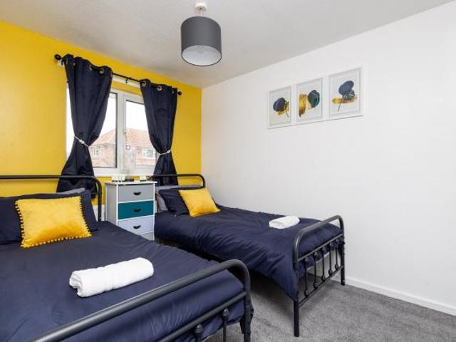House 3 Bedroom For Rent Leeds Leeds 3000 ELS65863743