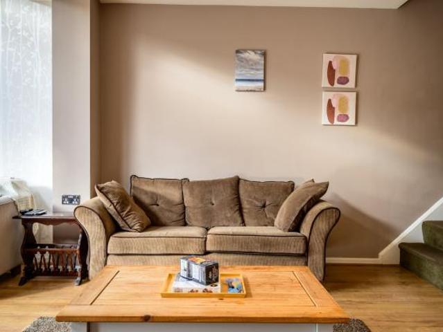 House 3 Bedroom For Rent Salford Salford 3995 ELS71216786