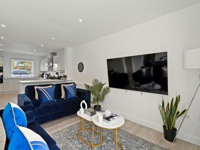 House 3 Bedroom For Rent Sittingbourne Sittingbourne 3300 ES77601457