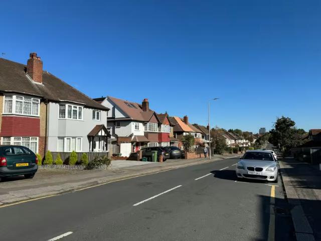 House 3 Bedroom For Rent Sutton Sutton 4950 ES96743016