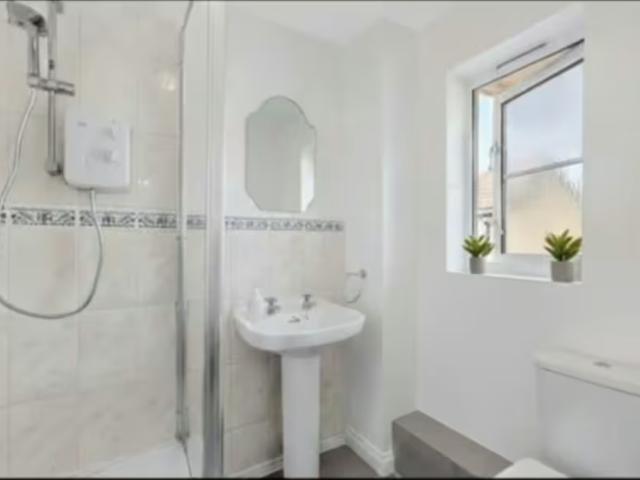 House 3 Bedroom For Rent Swindon Swindon 4400 ELS97052570