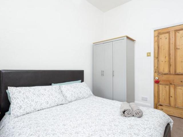 House 3 Bedroom For Rent Wakefield Wakefield 3100 ES69249946