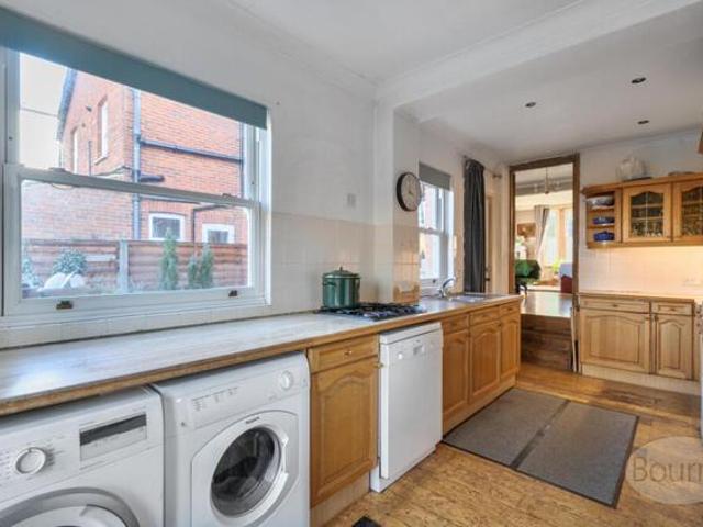 House 3 Bedroom For Sale Cobham Surrey 550000 ES101675366