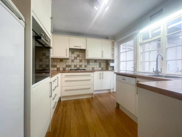 House 3 Bedroom For Sale Coleshill Buckinghamshire 750000 ES99808827