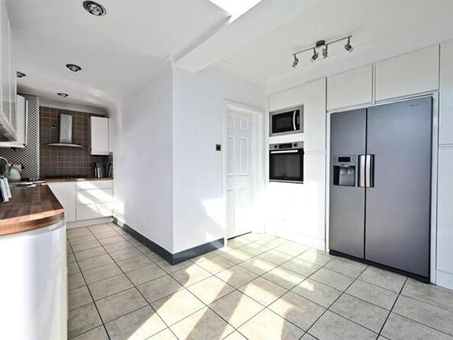 House 3 Bedroom For Sale Camberley Surrey 425000 ES100881655