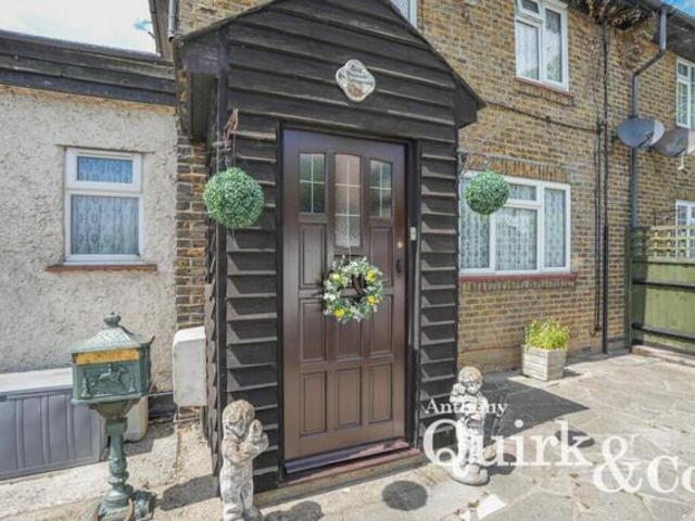 House 3 Bedroom For Sale Canvey Island Essex 475000 ELS98503968