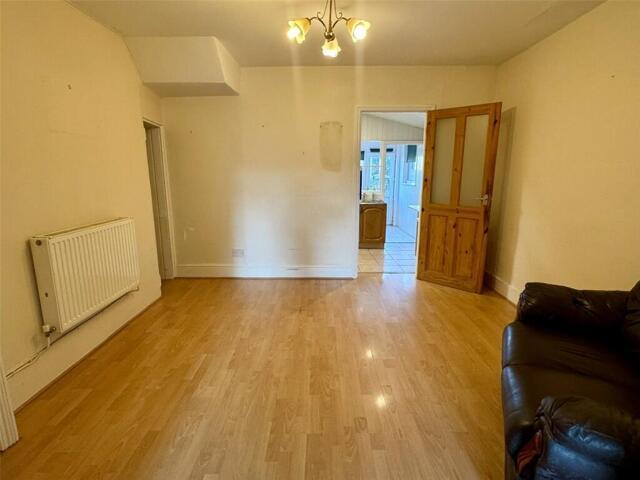 House 3 Bedroom For Sale Chard Somerset 180000 ES101351867