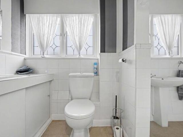 House 3 Bedroom For Sale Chatham Medway 300000 ES98377543