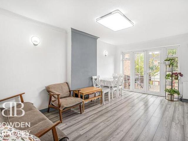 House 3 Bedroom For Sale Chigwell Essex 500000 ES101676830